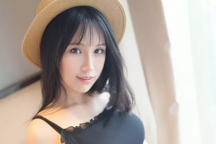 Xiuren图片丨秀人模特李可可_No.1053期图集欣赏 - 花颜间